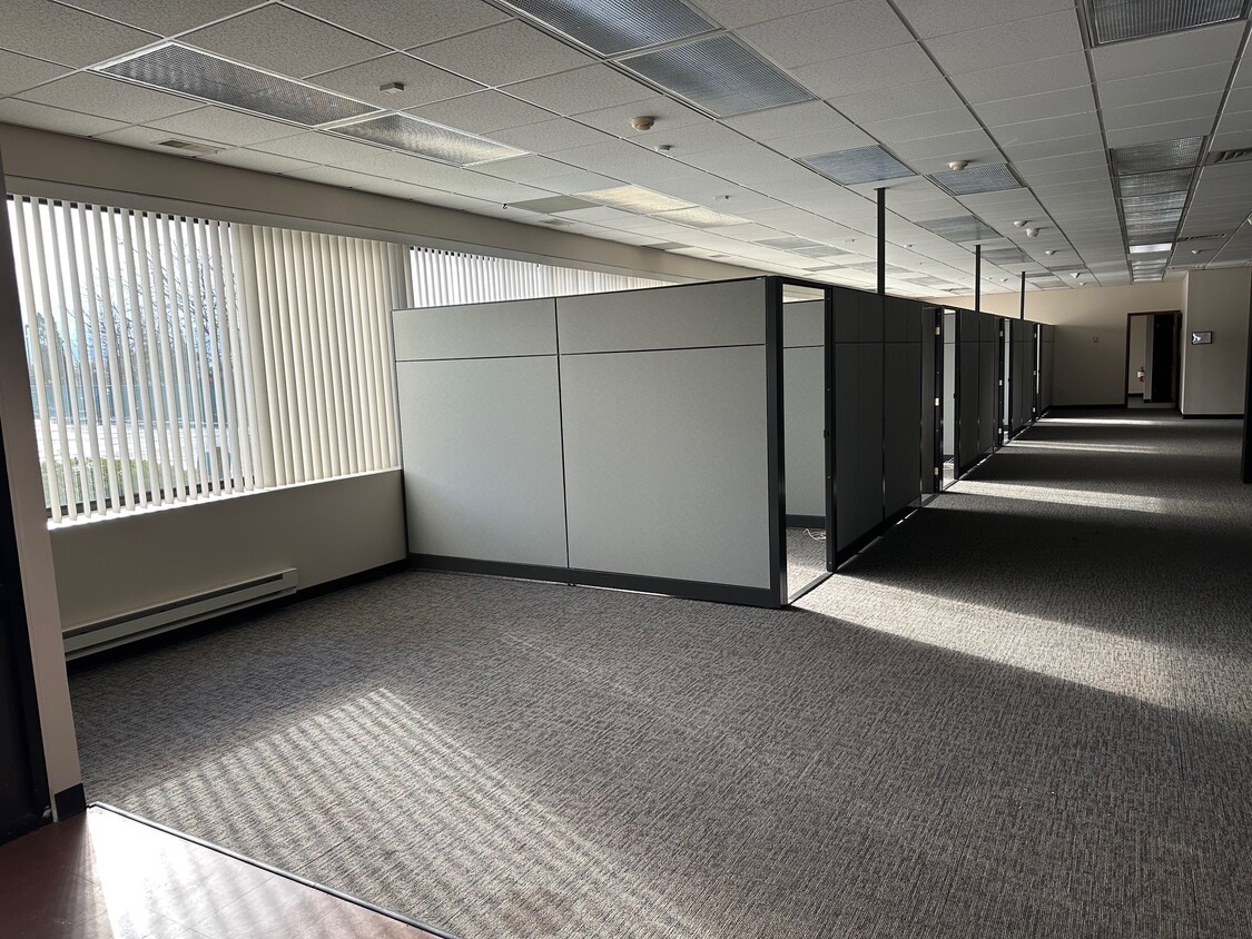 Versatile Flex Office/Industrial Space Available